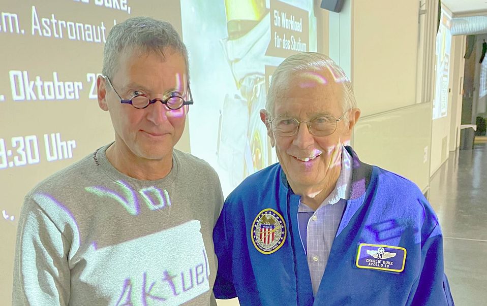 RiesKraterMuseum Nördlingen » NASA-Astronaut Charles Duke in der ...